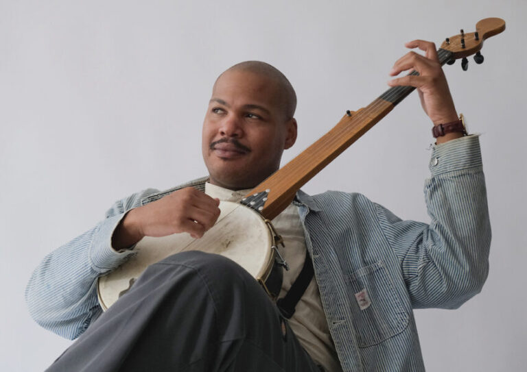 Jerron Paxton laat frisse wind waaien door 100 jaar blues - Jazzism